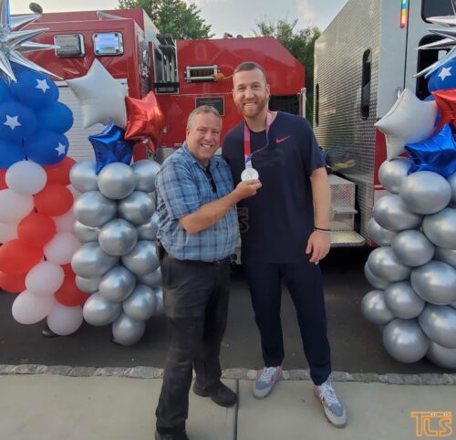 HOMETOWN HERO: Todd Frazier Receives Warm Welcome in Toms River after ...
